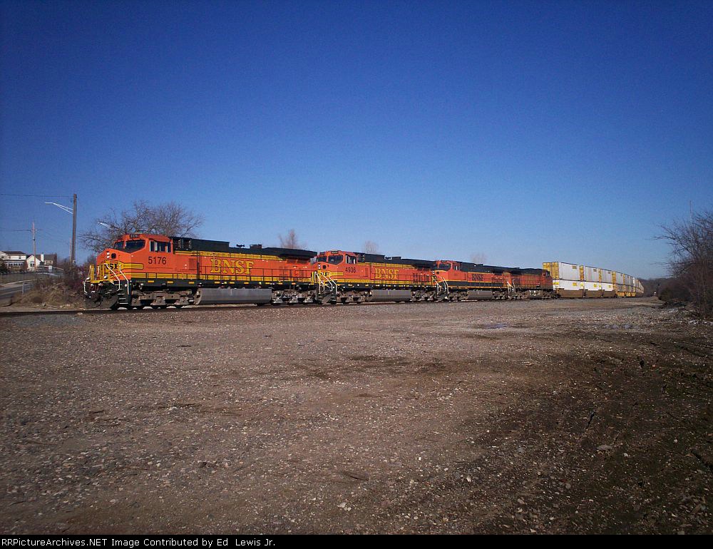BNSF 5176